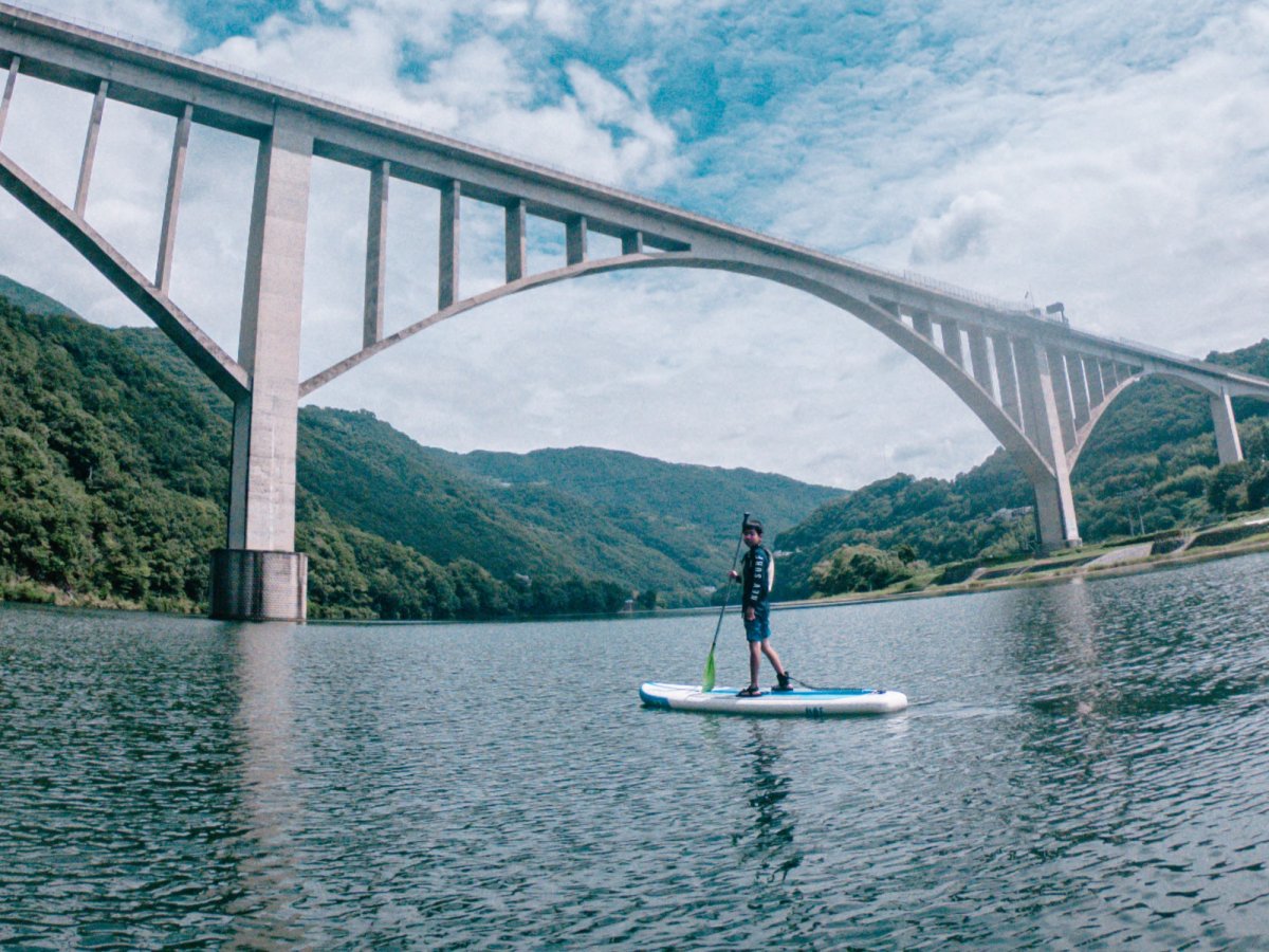 池田湖（池田ダム、池田湖水際公園、Hessokko水あそびパーク） ｜スポット・体験｜四国のおすすめ観光・旅行情報！ 【公式】ツーリズム四国